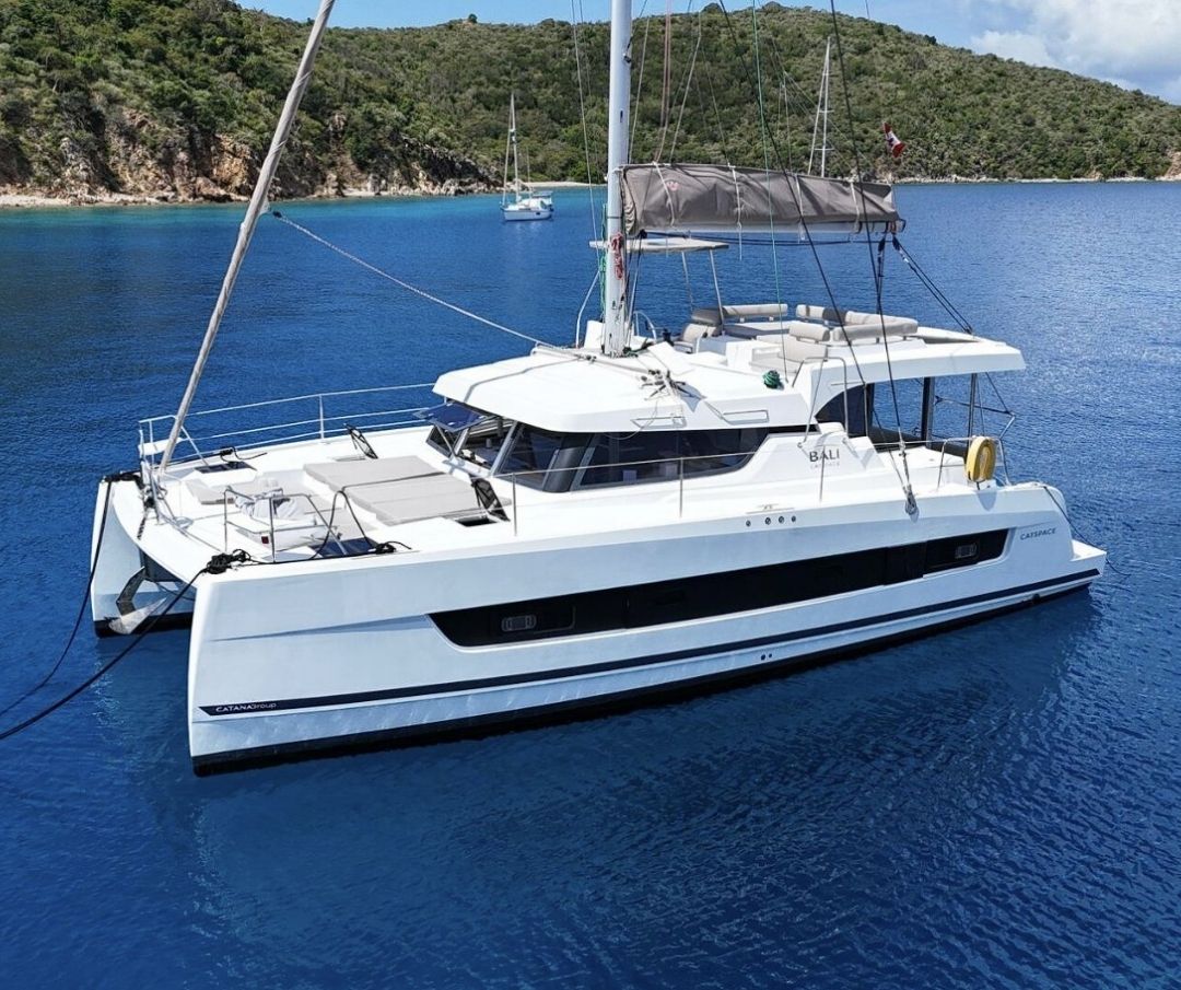 42ft Catamaran Yacht Cruise Subic | Discover and Beyond