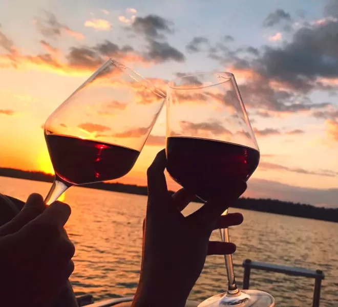 46ft Yacht Romantic Dinner Cruise Manila Bay | Discover and Beyond